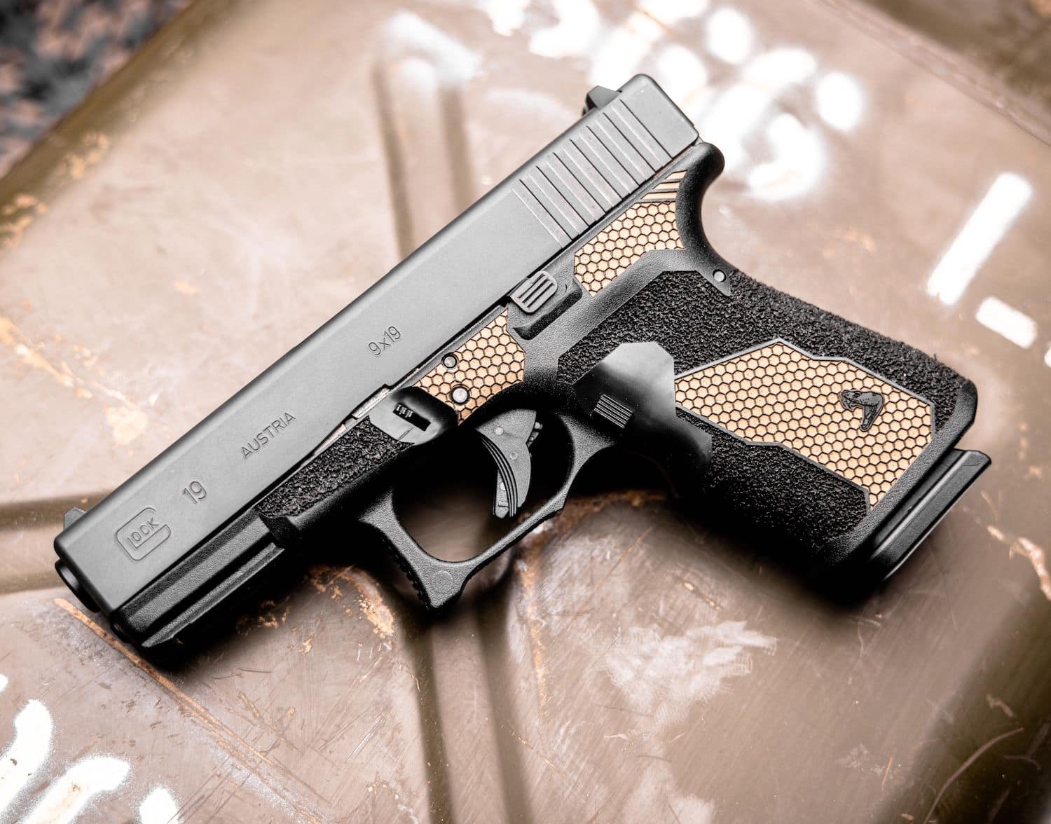 RTS: Glock 19 Gen 3 – Hybrid Alpha Raised Hex – Sonoran Defense ...